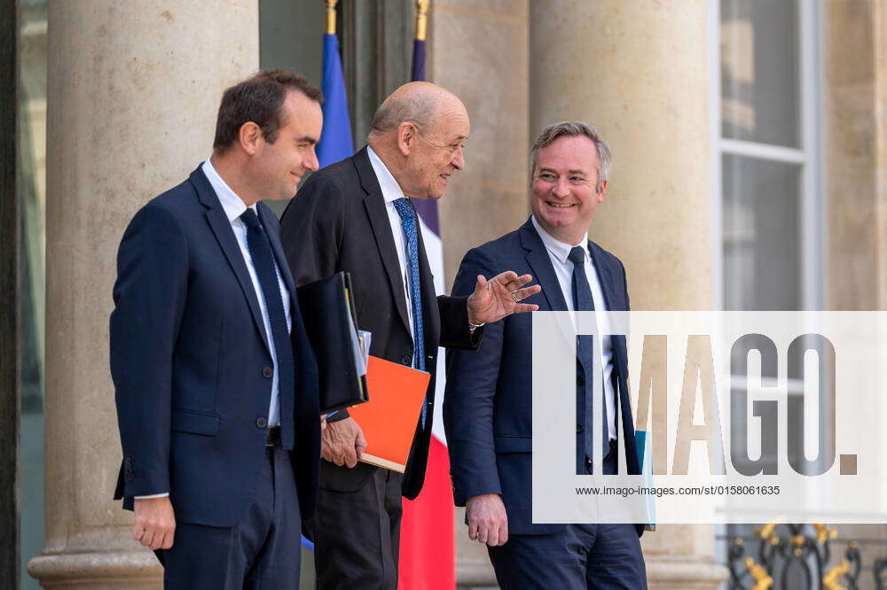 Sebastien Lecornu Ministre Des Outre Mer Jean Yves Le Drian