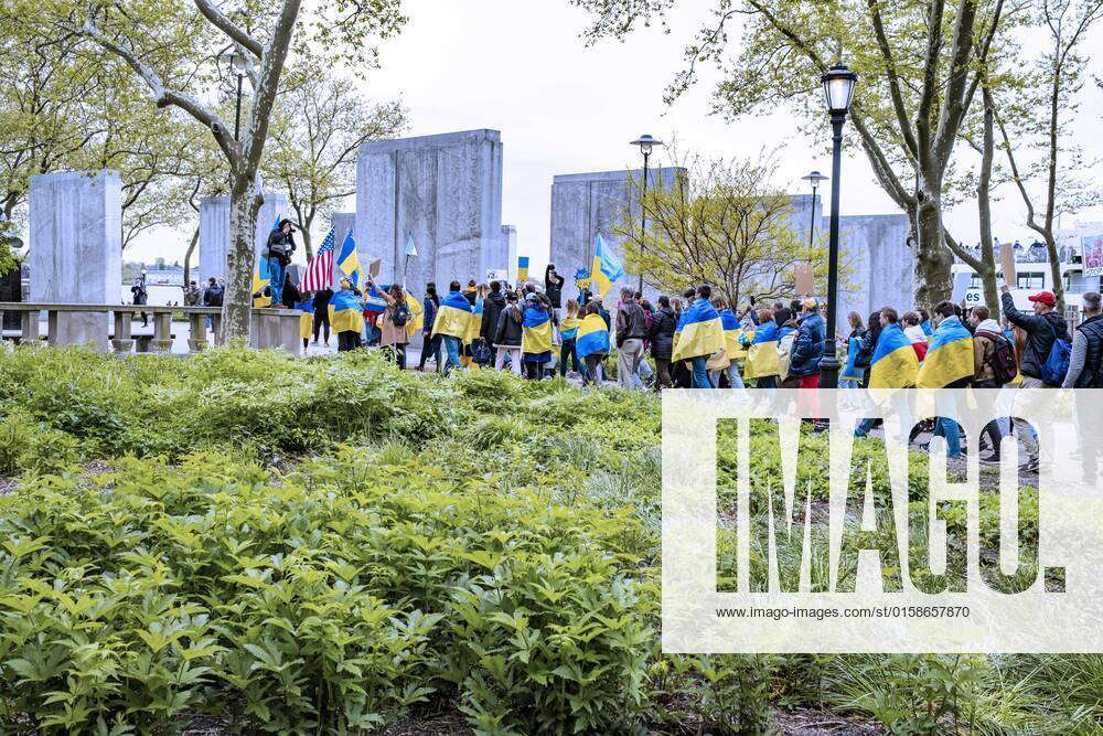 New York, New York, us: Never Again Rally for Ukraine celebrating ...