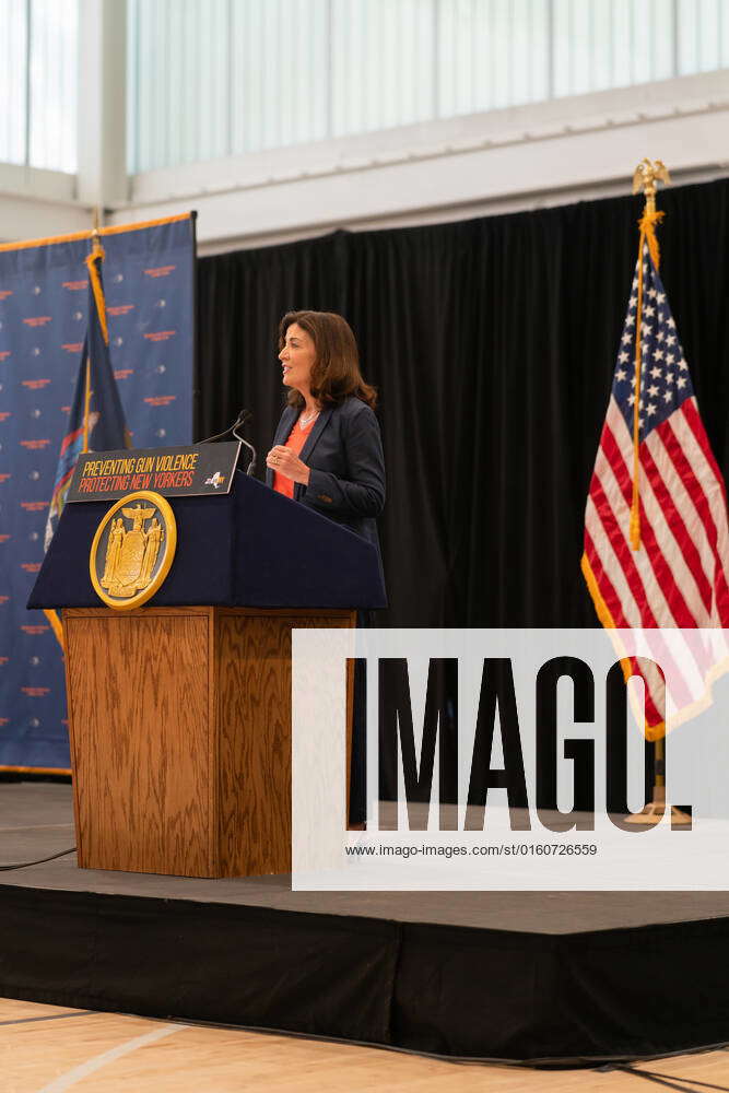 Ny Governor Hochul Signs New Gun Legislation New York Govnernor Kathy