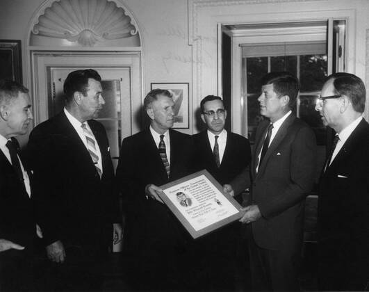 Presentation of the Reserve Officers Association Minuteman Hall of Fame ...