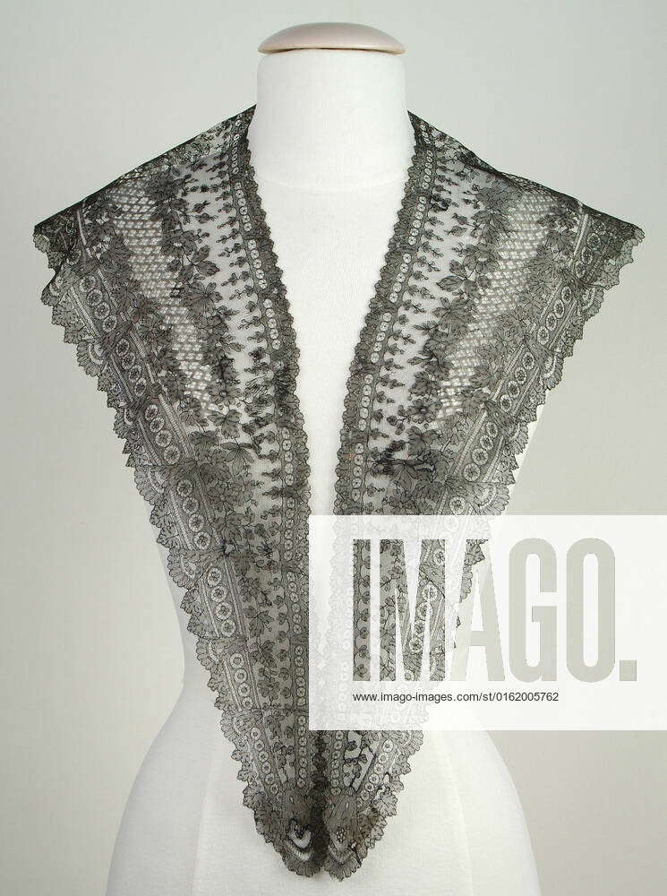 Fichu 1877 French. Fichu