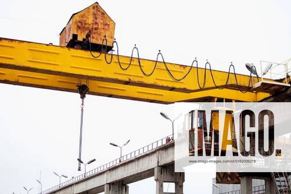 Cat-crane on a factory yard xFotosearchxLBRFx xuatp1x