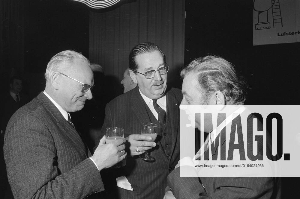 Anefo photo collection. New Year s reception NOS, Hilversum; v.l.n.r ...