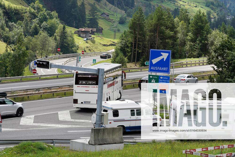 Photo Manuel Geisser 30 07 2022 water canton Uri vacation traffic jam ...