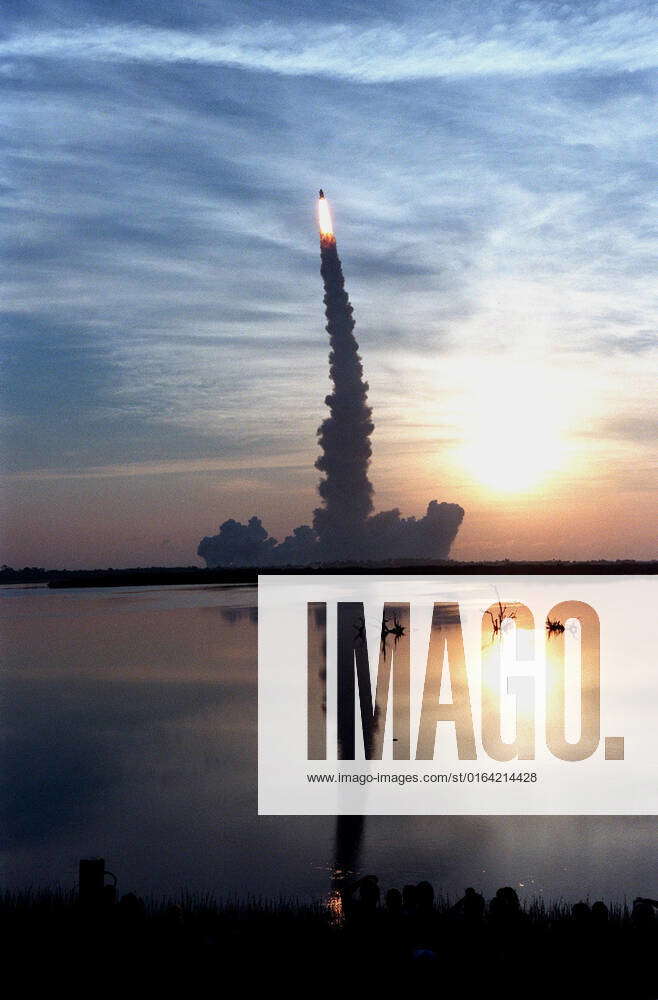 KENNEDY SPACE CENTER, FLA. -- The launch of Space Shuttle Discovery on ...