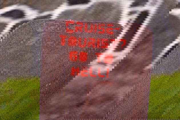 Tagging on the «Site of Remembrance» memorial in Oslo Oslo 20220806 The ...