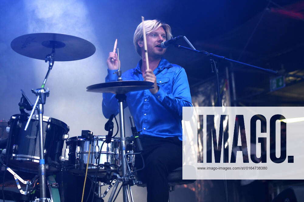 Steven Ansell of Blood Red Shoes live at the Fährmannsfest at the ...