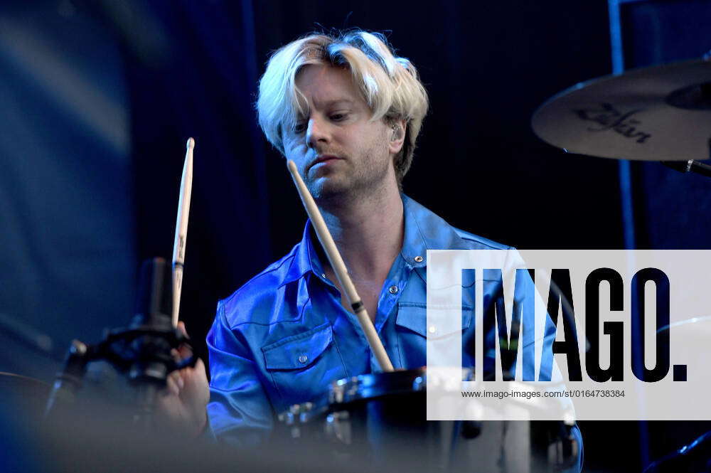 Steven Ansell of Blood Red Shoes live at the Fährmannsfest at the ...