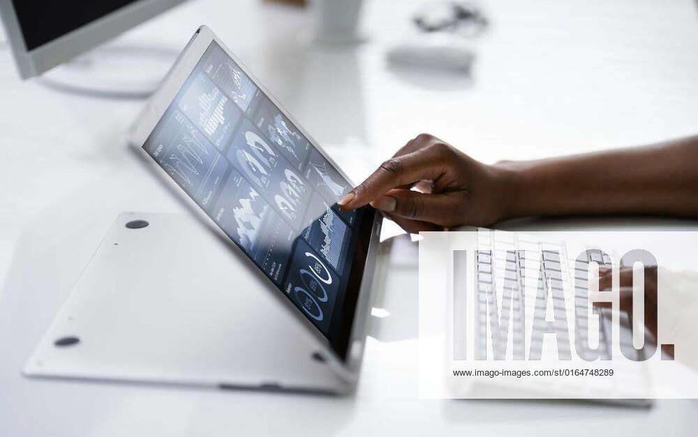 African American Financial Analyst Woman, African American Financial ...