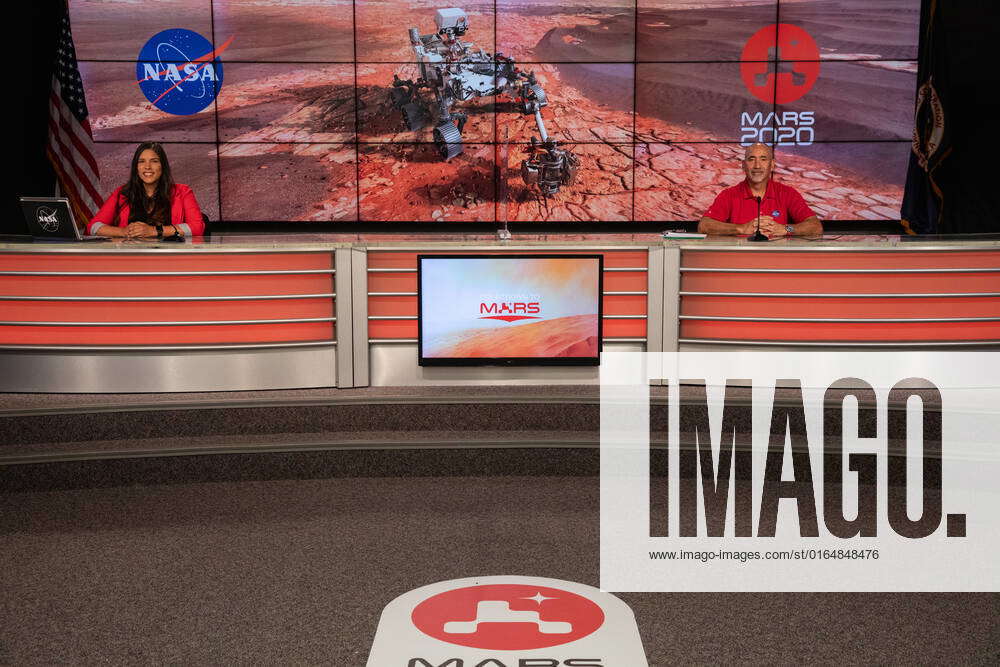 NASA Public Affairs Specialist Kristi Irastorza, left, and NASAs Launch Services Program (LSP