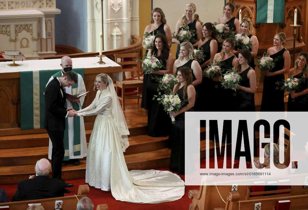 August 12, 2022: Chris Lipari y Serena Stoneberg se roÂ­en despuo s de ...