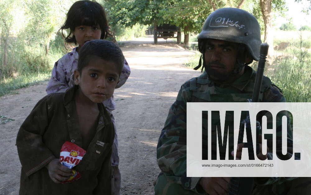 An Afghan National Army soldier attach to 1st Battalion, 6th Marine ...