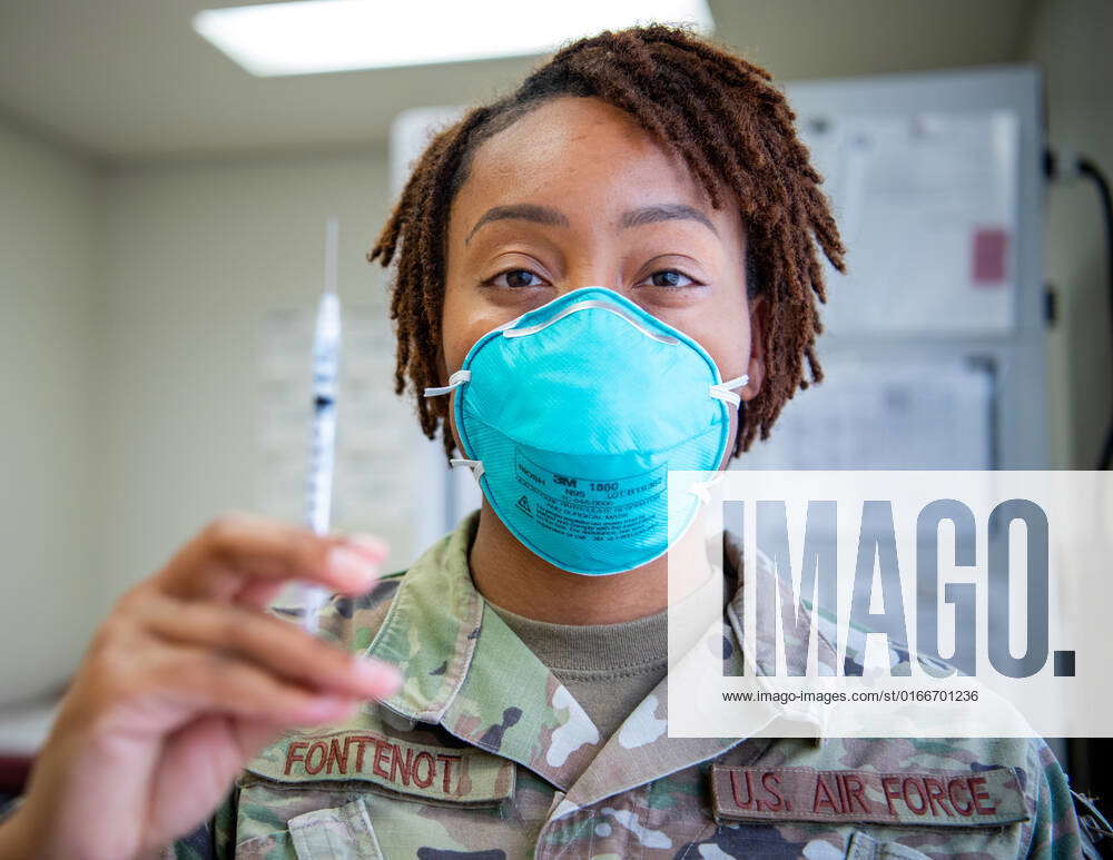 U.S. Air Force Staff Sgt. Jabreanna Fontenot, 18th Operational Medical ...
