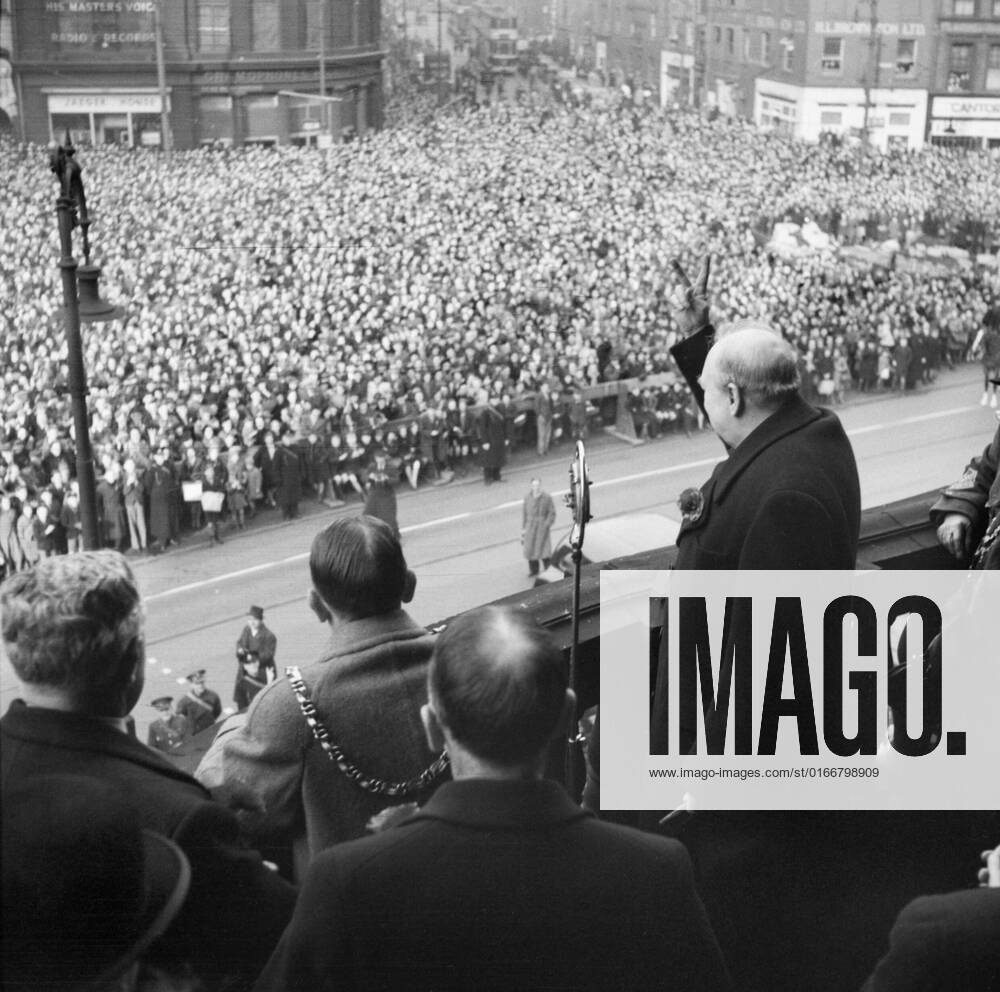 Winston Churchill gives his famous V for Victory sign while addressing ...
