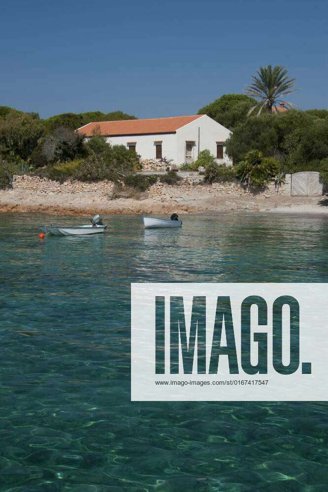 The Colours of the Sea on Santa Maria Island, The wonderful colors of ...