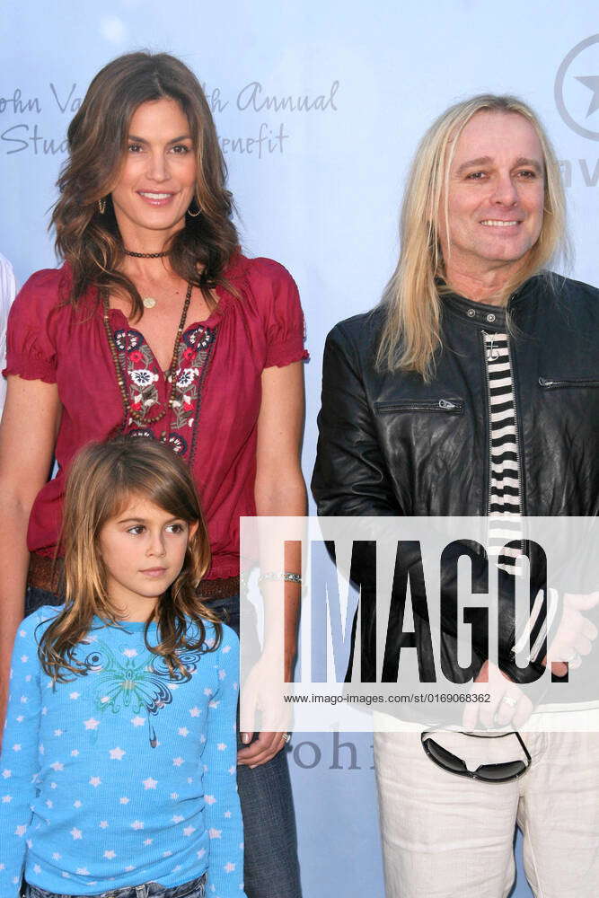 Cindy Crawford and daughter Kaya with Robin Zander at the John Varvatos ...