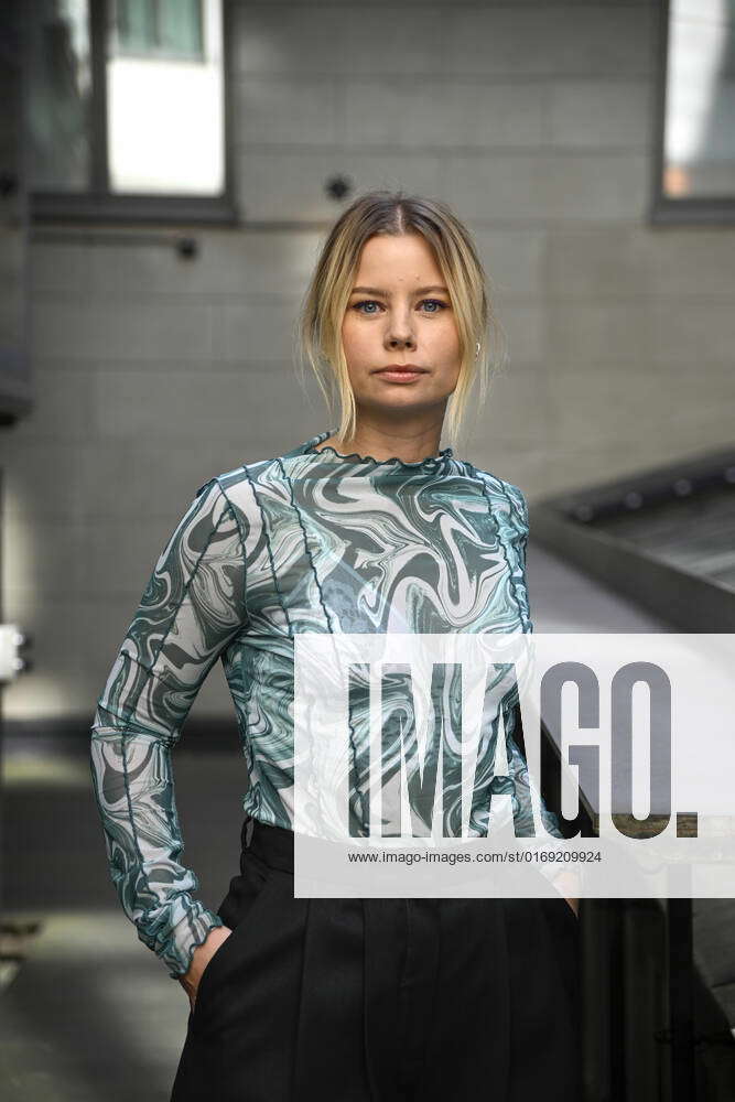 STOCKHOLM 20220912 Amanda Jansson, actor in SVTs drama series Tunna bla ...