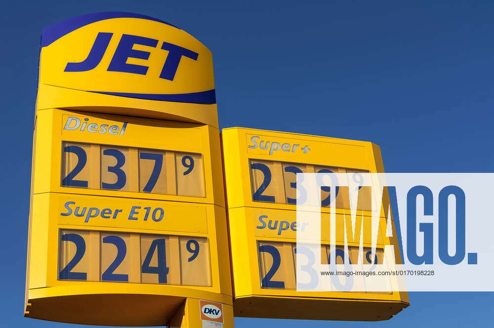 Tankstelle mit Preistafel - Günstig tanken Tankstelle mit Preistafel ...