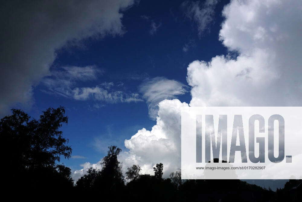 Unsettled weather in autumn The autumn sky in unsettled weather with a ...