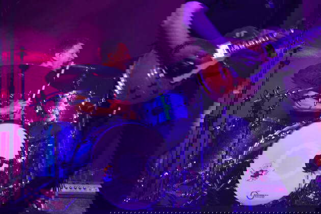 Counting Crows Live at Geox in Padua - Jim Bogios during Counting Crows ...