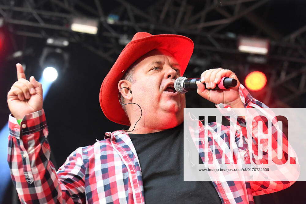 Schalke Ole on 08 10 2022 in the Veltins Arena in Gelsenkirchen Markus ...