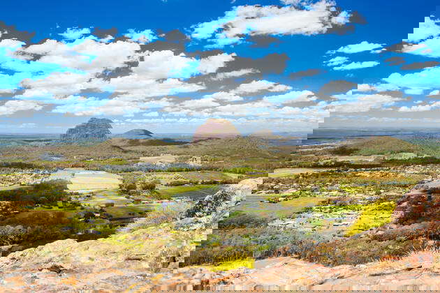 A view from the summit of Mt Beerwah in the Glass House Mountains ...