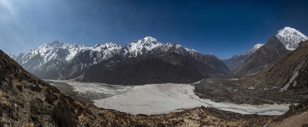 View Of The Himalayas From Tsergo Ri Mountain Panoramic view of the ...