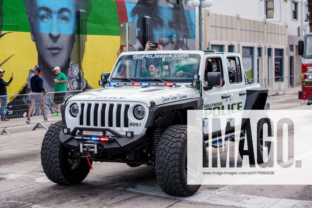 Police Jeep in the St Patrick s Day Parade Hollywood FL Hollywood, FL ...