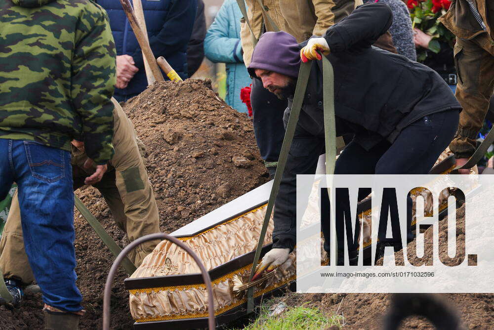 RUSSIA, YEISK - OCTOBER 20, 2022: The funeral of a family of seven ...