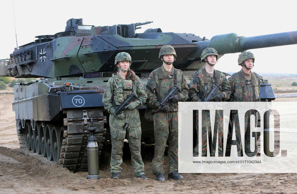 Combat tank Leopard 2 of the German Army The crew gunner, loader ...