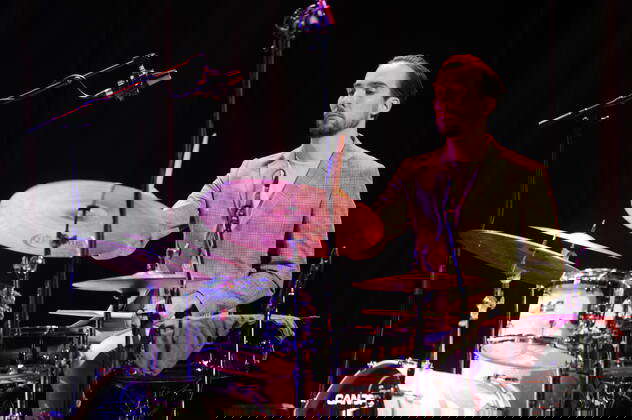 Der deutsche Jazz-Schlagzeuger Tim Dudek im Oberhausener Ebertbad ...