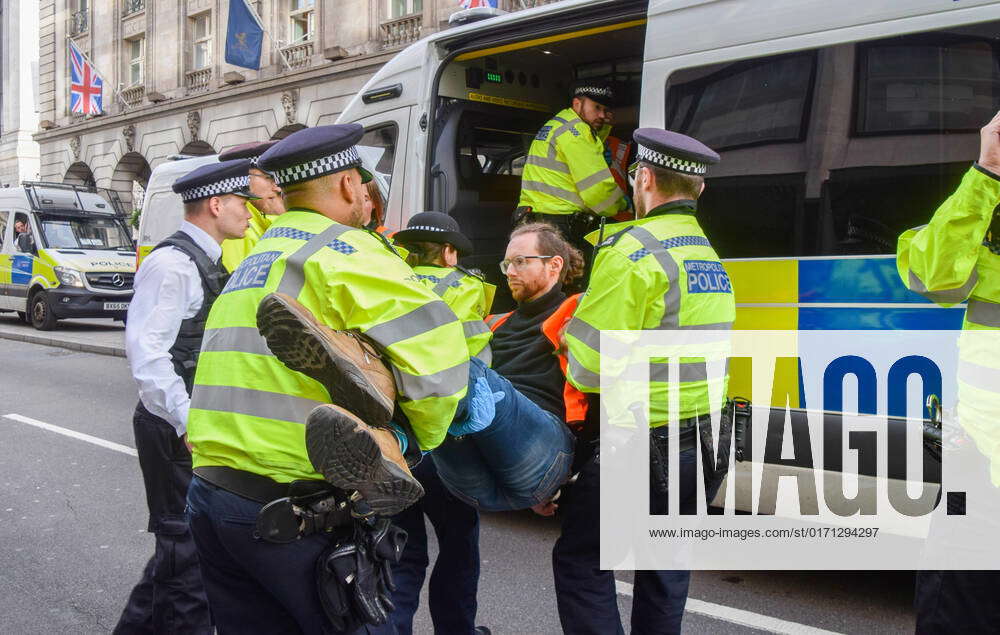 October 26, 2022, London, England, United Kingdom: Police arrest a ...