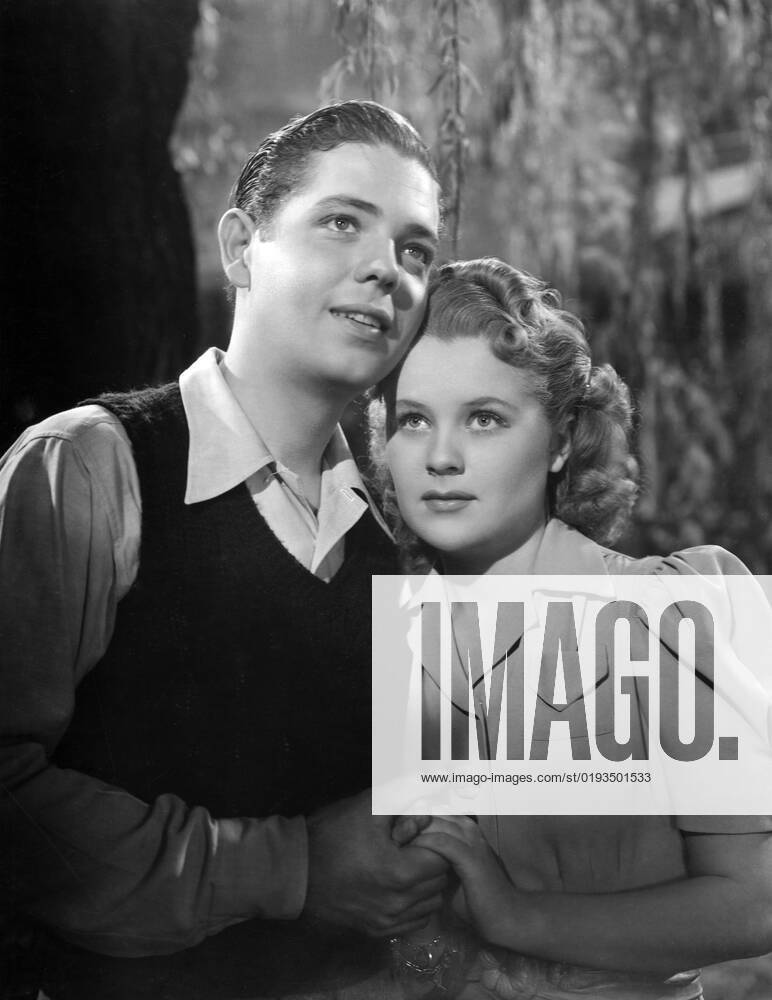 USA: Douglas McPhail, Betty Jaynes, on-set of the Film, Babes in Arms, MGM, 1939 USA - ZUMAg