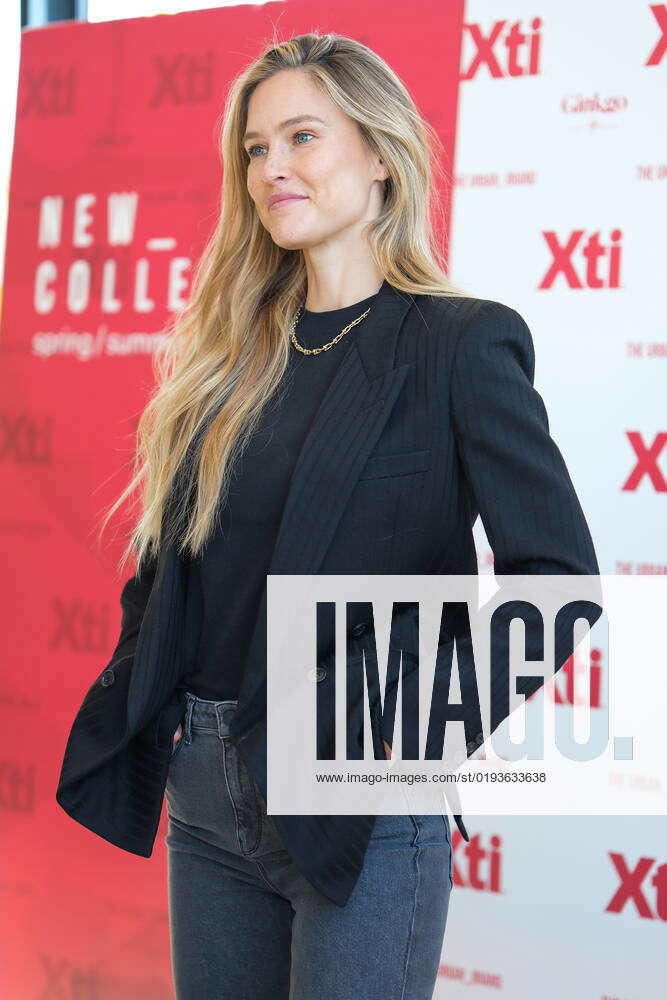 Bar Refaeli Israeli Model Bar Refaeli Becomes The New Xti Ambassador At
