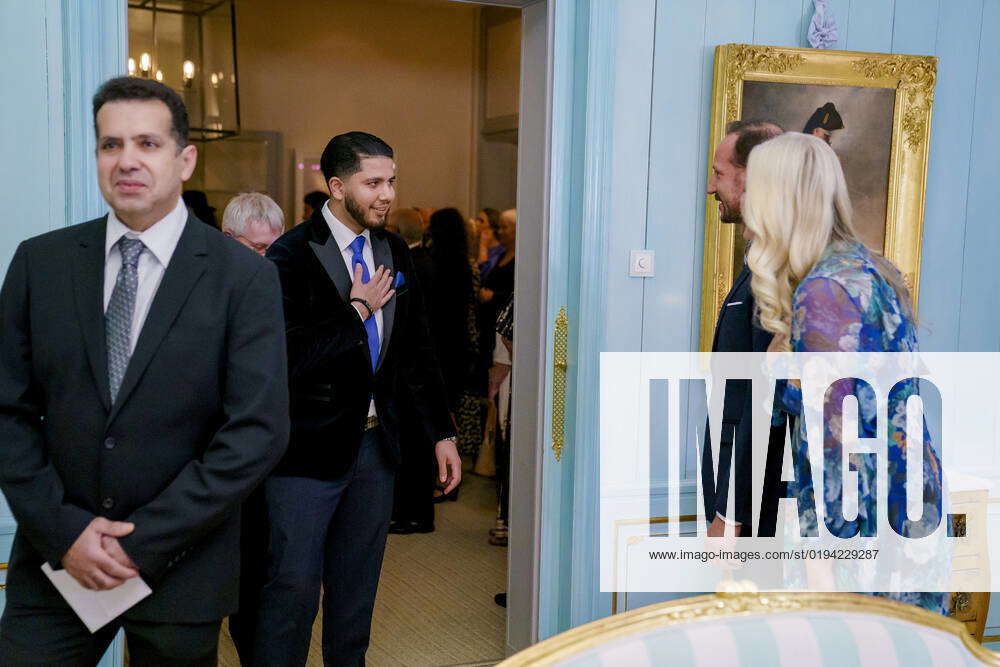 Asker 20221116 Hasnain Asghar greets Crown Prince Haakon and Crown ...