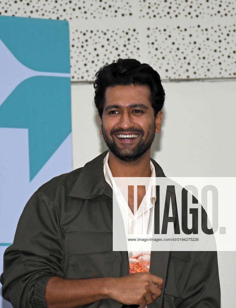November 17, 2022, Mumbai, Maharashtra, India: Bollywood actor Vicky ...