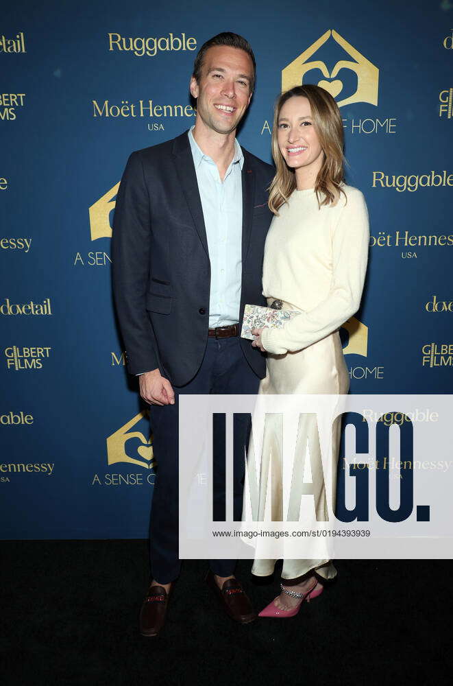 LOS ANGELES, CA - NOVEMBER 17: Jon Favreau, Emily Favreau at A Sense Of ...