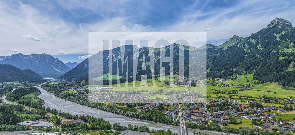 Die Region Reutte im Tiroler Lechtal im Luftbild Reutte in Tirol Reutte ...