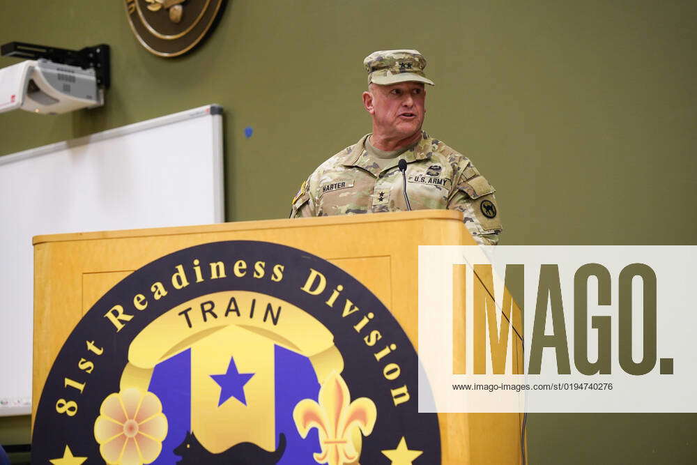 Maj. Gen. Bob D. Harter gives a speech during his assumption of command ...