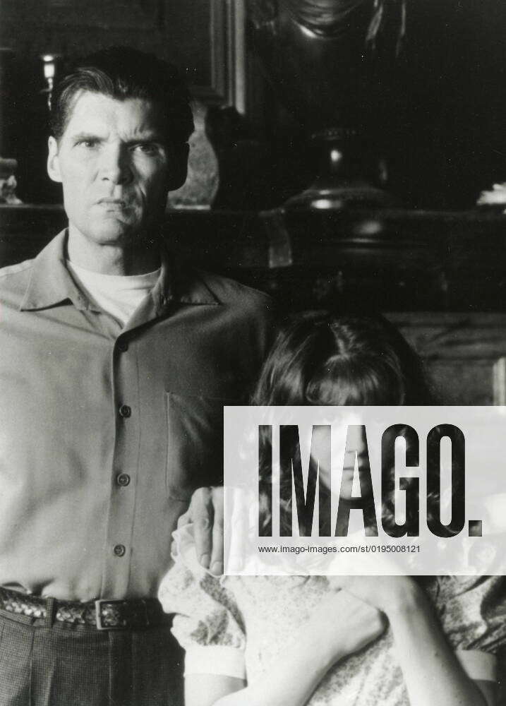 Actress A.J. Langer and actor Everett McGill in the movie The People Under The Stairs, USA 1991