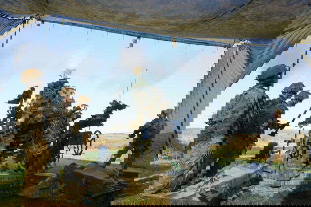 U.S. Soldiers assigned to Bravo Battery, Field Artillery Squadron, 2nd Cavalry Regiment conduct a