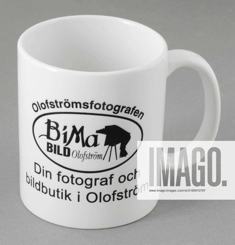 Mugg Mug of white glazed ceramics. Black Press on both sides Olofströms ...