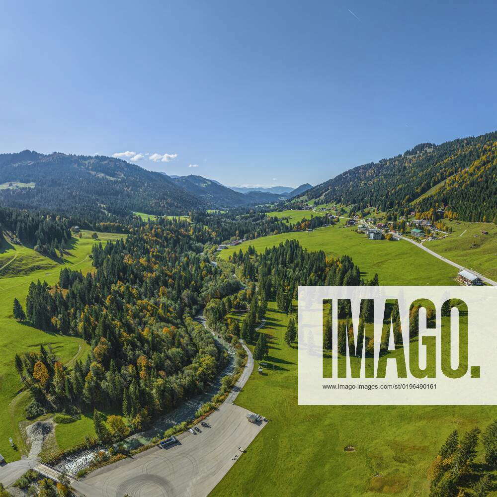 Autumn view of the Balderschwang valley Balderschwang in Oberallgäu ...