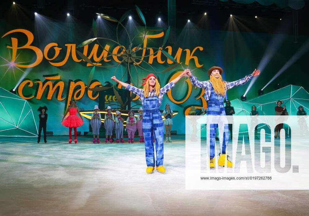 RUSSIA, MOSCOW - : Figure skaters Valdis Mintals and Yekaterina Bokiy ...