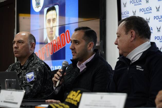 UIO CAPTURES CACERES COMMANDER Quito, Press conference by the Ministry ...