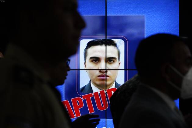 UIO CAPTURES CACERES COMMANDER Quito, Press conference by the Ministry ...