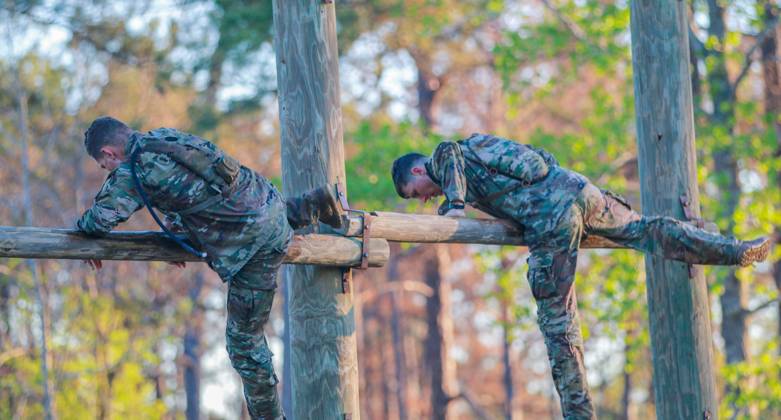Soldiers from the 101st Airborne Division, the 101st Airborne Division ...