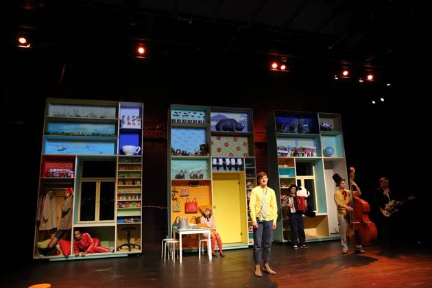 Helena Charlotte Sigal as Miray, Eike N A Onyambu as Niko, Marcel ...