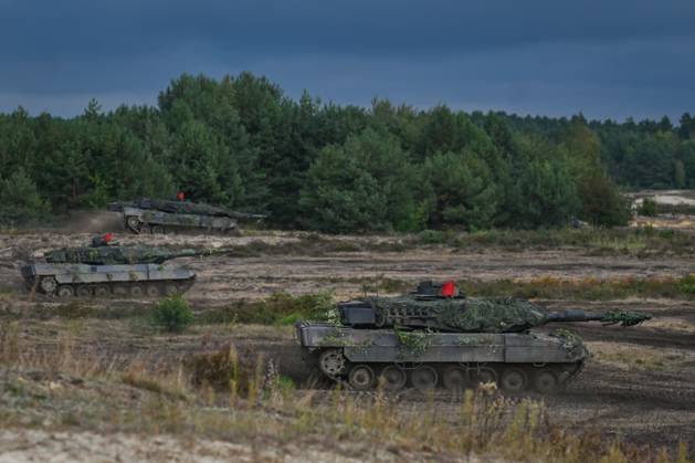 Military Exercise In Nowa Deba The German Leopard tanks used by Polish ...
