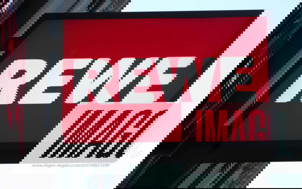 Rewe Logo Schriftzug Supermarktkette Lebensmittel Rewe Logo *** Rewe ...